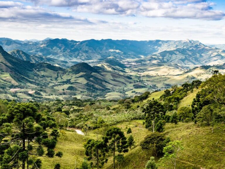 Conheça 5 Lugares para Viajar de Moto em Minas Gerais!